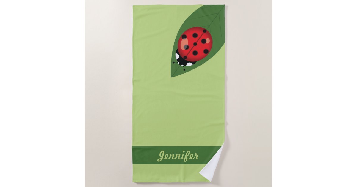 Toalha De Praia Ladybug De Cartoon Bonito Em Uma Folha E Nome Pers ...